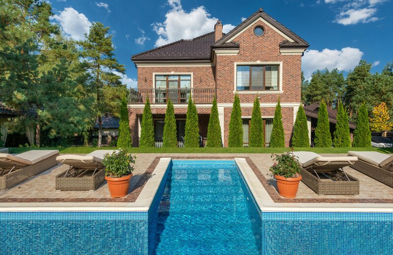 Buying a house with a swimming pool | Sills & Betteridge LLP